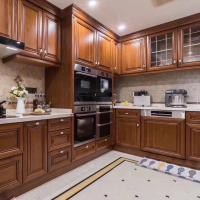 China Custom Plywood MDF Kitchen Cabinets Restaurant Furniture Units for sale
