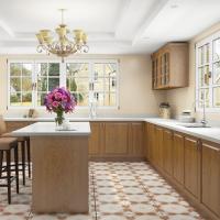 China Mint Green Unassembled Kitchen Cabinets Solid Wood Walnut Kitchen Customized for sale