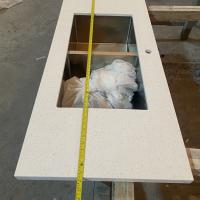 China Stain Resistant Calacatta Dorada Quartz Stone Countertop For Kitchen Cabinet for sale