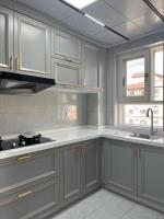 China 15mm Solid Wood Island Modular Black Melamine Kitchen Cabinets Units for sale