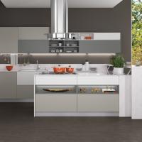 China Standard Kitchen Wall Cabinets Lacquer Door Panel Interior Home Style Villas for sale