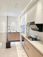 China Apartment  Melamine Elegant European Kitchen Cabinet With Quartz Countertop for sale