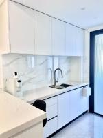 China Foshan Furniture High End Luxury European Wooden Furniture Kitchen Cabinets for sale