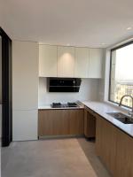 China Apartment Modern Villa Furniture Melamine Kitchen Cabinet With Island for sale
