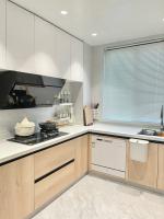 China Factory Australia Personalized Design Custom Wood Modern Kitchen Cabinet for sale