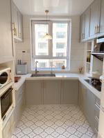 China Direct Supplier High Gloos White PVC Finish Kitchen Cabinet With Wooden Melamine for sale