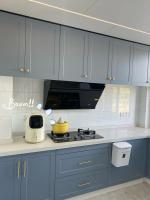 China Direct Supplier High Gloos White PVC Finish Kitchen Cabinet With Wooden Melamine for sale