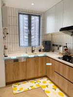 China Contemporary HPL Fireproof Kitchen Cabinet Set with Brass and Soft Closing Sliders Blum Hinges for sale