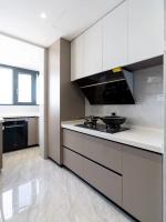 China Contemporary HPL Fireproof Kitchen Cabinet Set with Brass and Soft Closing Sliders Blum Hinges for sale