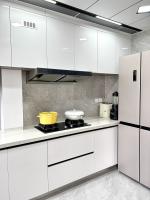 China Modern Design China Manufacture Wooden Modular UV Lacquer Kitchen Cabinet Door for sale