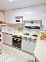 China Luxury Custom Cabinets Modern Kitchen Island Kitchen Cabinets For villa for sale