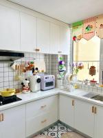 China Wooden Furniture PVC Door Panel Economic Wood Wall Wholesale Kitchen Cabinet for sale