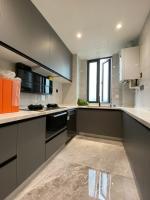 China Apartment Kitchen Furniture Wholesale Modern Home Kitchen Cabinets for sale