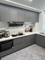 China Apartment Kitchen Furniture Wholesale Modern Home Kitchen Cabinets for sale