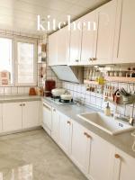 China Modern High Gloss Kitchens Furniture Islands Designs Modular Kitchen Cabinet Set for sale