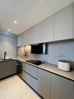 China Modern High Gloss Kitchens Furniture Islands Designs Modular Kitchen Cabinet Set for sale