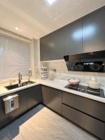 China Modern Pantry Storage Custom Designs Durable Furniture Kitchen Cabinet for sale