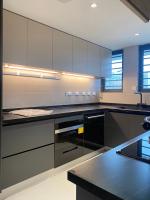 China Modern Designs Kitchen Cabinets  For Apartment with Soft Closing Sliders for sale
