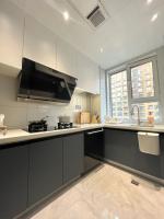 China Modern Designs Kitchen Cabinets  For Apartment with Soft Closing Sliders for sale