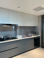 China Direct Manufacturer Ready Made Finished Aluminum Glass Door Kitchen Cabinet for sale