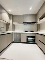 China High End Melamine Kitchen Cabinet With Island Custom Cabinets for sale