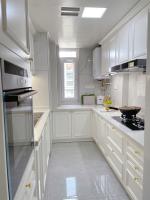 China Contemporary Design Modern Kitchen Cabinet with Particle Board Carcase and Plywood Door for sale