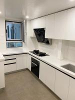 China Grain Modern Kitchen Cabinet Handleless Furniture Cabinetry With Linear Shape for sale