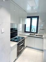 China Laminate Kitchen Cabinet Sets With Clear Glass Door Panel Wall Cabinets for sale