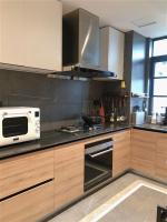 China Laminate Kitchen Cabinets Full Set Home Furniture With Stainless Steel Sinks for sale