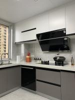 China Laminate Kitchen Cabinets Full Set Home Furniture With Stainless Steel Sinks for sale