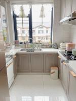 China Laminate Kitchen Cabinets Full Set Home Furniture With Stainless Steel Sinks for sale