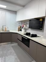 China Customized Kitchen Modern Chinese Furnituer Melamine Kitchen Cabinetry for sale