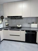 China Modern Kitchen Cupboard Melamine Kitchen White Lacquer Chinese Furniture for sale
