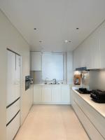 China Modern Prime Oak Laminate Kitchen Cabinets With Woodmatt Finish For Hotel for sale