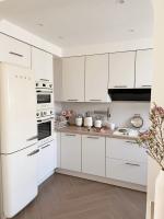 China Modern Concise Style Custom Furniture Melamine Unit Kitchen Cabinets With Sink for sale