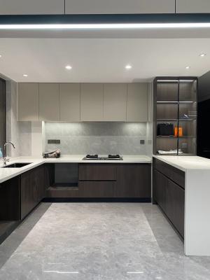 China Waterproof Classic Lacquer Kitchen Cabinet With Bar Counter Or Apartment for sale