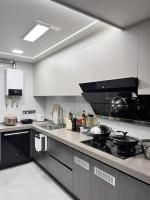 China Wholesale Custom Panel Lacquer High Gloss Pet Design Modern Kitchen Cabinet for sale
