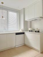 China Customizable Factory Price Custom Classic Style Kitchen Cabinet Furniture for sale