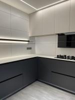 China Apartment High Glossy Lacquer Doors Free Handles Modern Kitchen Furniture for sale