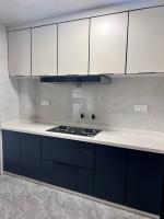 China Apartment High Glossy Lacquer Doors Free Handles Modern Kitchen Furniture for sale