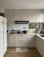 China Custom Make High Gloss Lacquer with Free Handles Modern Kitchen Cabinet for sale