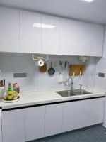 China Modern U-Shape Kitchen With Small Island Shaker Cabinets Custom Kitchen Cabinet for sale