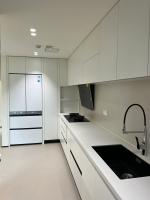 China Premium Textured Matte Kitchen Cabinets with Anti-Scratch Finish for sale