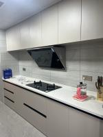 China 18mm MDF Shaker Style Kitchen Cabinets for Residence and Hotel for sale