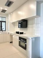China Modern Shaker Kitchen Cabinet Set with Soft Close Hinges for sale
