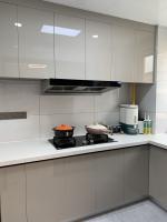 China Custom Matte Finish Anti-Scratch Kitchen Cabinets for sale
