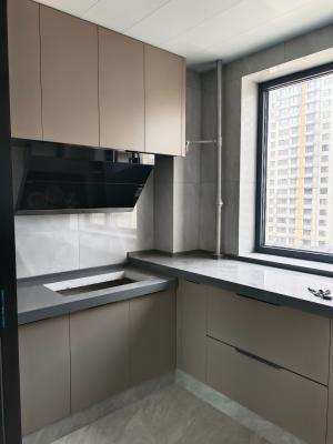 China Melamine Kitchen Cabinet with Aluminum Handle & Quartz Countertop for sale