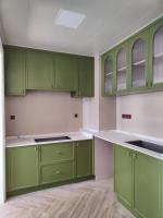 China Modern Kitchen Cabinet with Melamine Plywood Customizable Design for sale