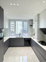 China Melamine Finish Kitchen Cabinet with Particle Board Carcase for sale