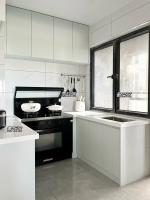 China L Shape Melamine Kitchen Cabinet with Quartz Countertop for sale